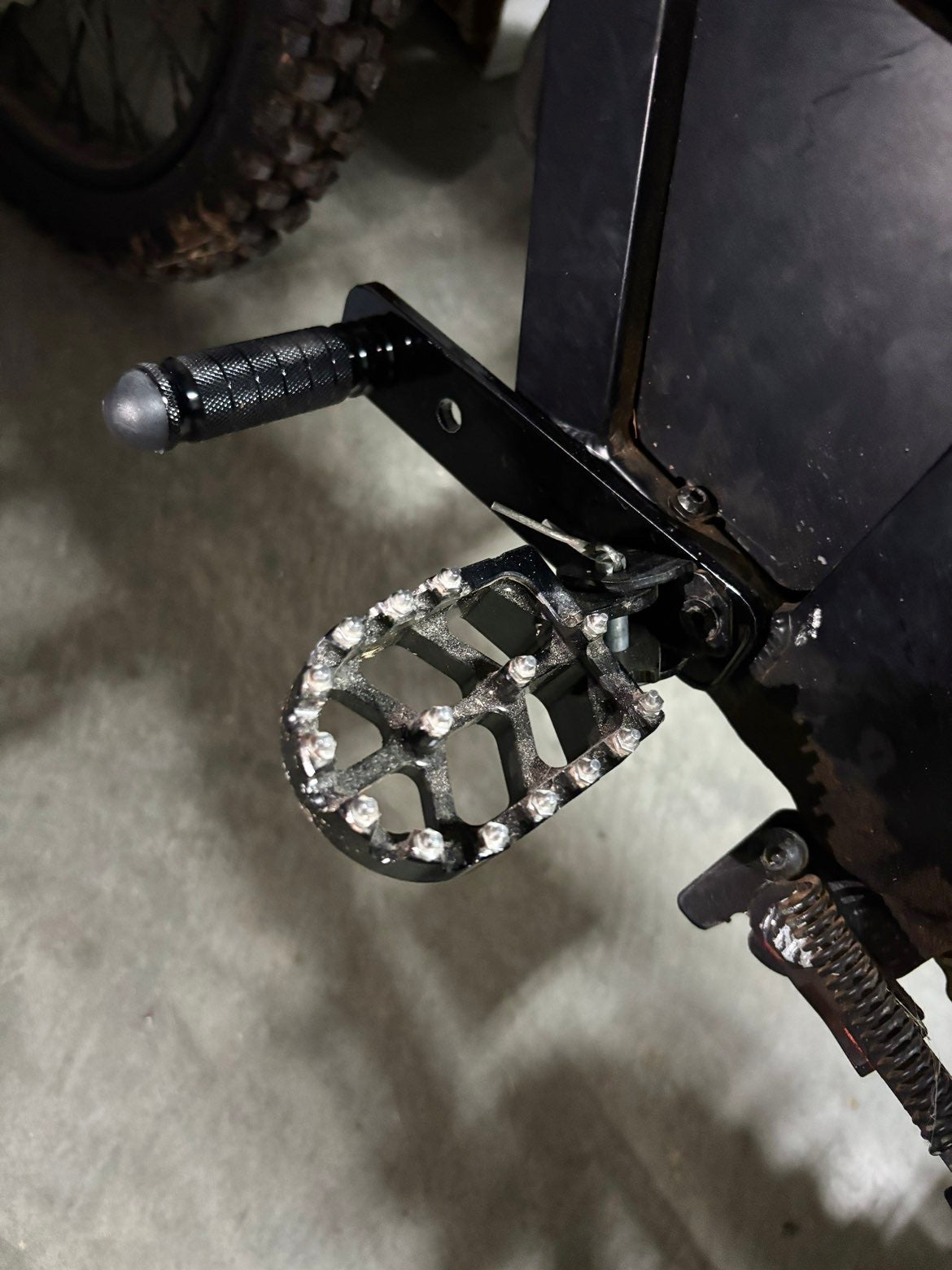 (Tuttio) Foot Lock – Volt Racing